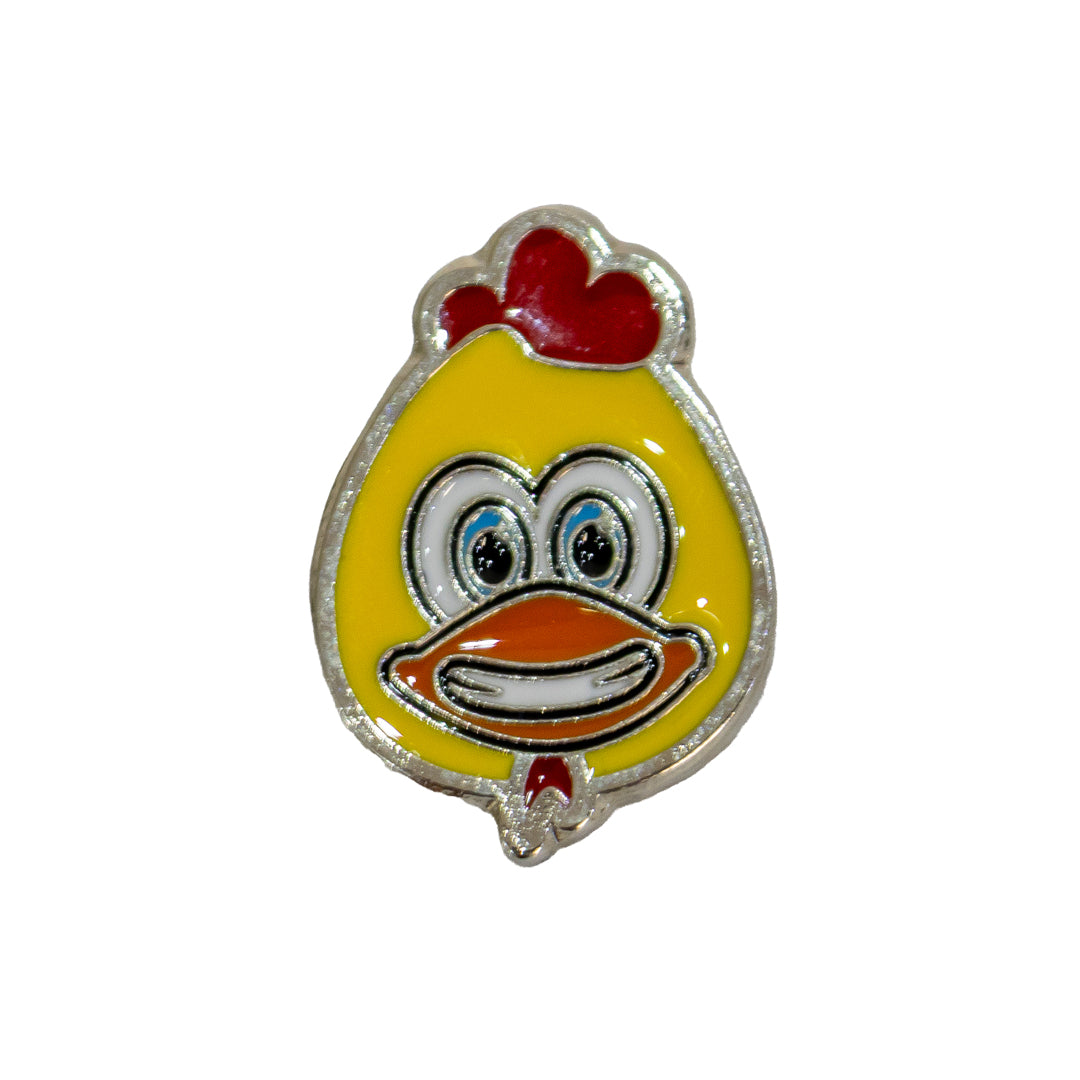 Pin Metálico Mascota Pollo Tomas 25 – BeisShop Tomateros